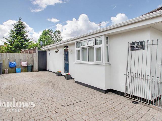 2 bedroom detached bungalow for sale