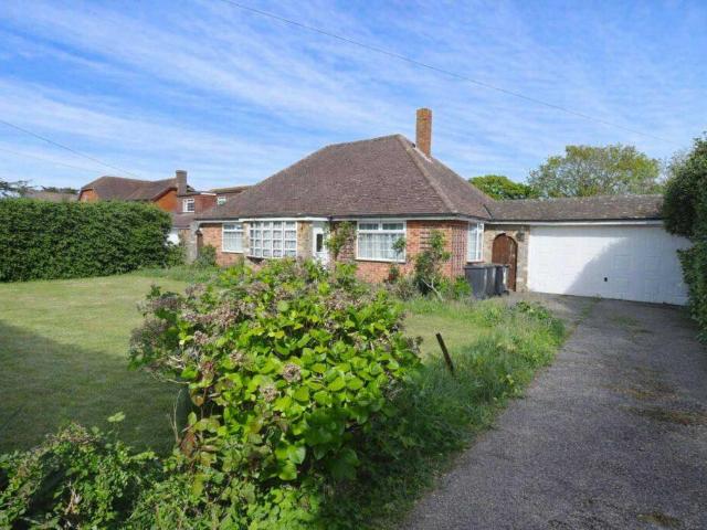 2 bedroom detached bungalow for sale