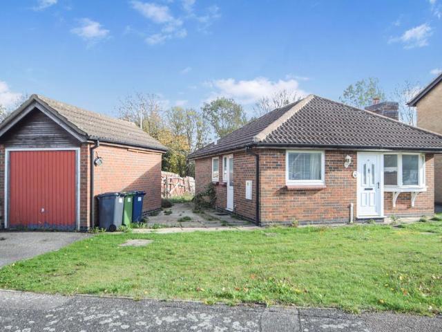 2 bedroom detached bungalow for sale