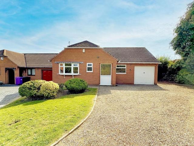 2 bedroom detached bungalow for sale