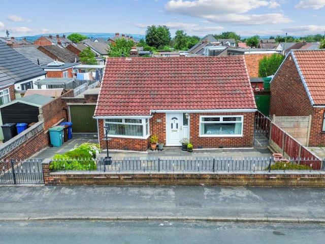 2 bedroom detached bungalow for sale