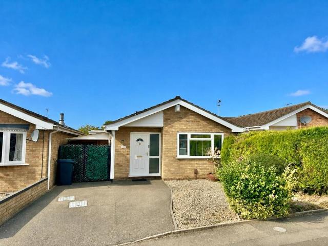 2 bedroom detached bungalow for sale