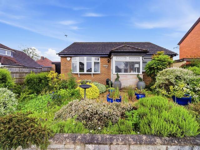 2 bedroom detached bungalow for sale