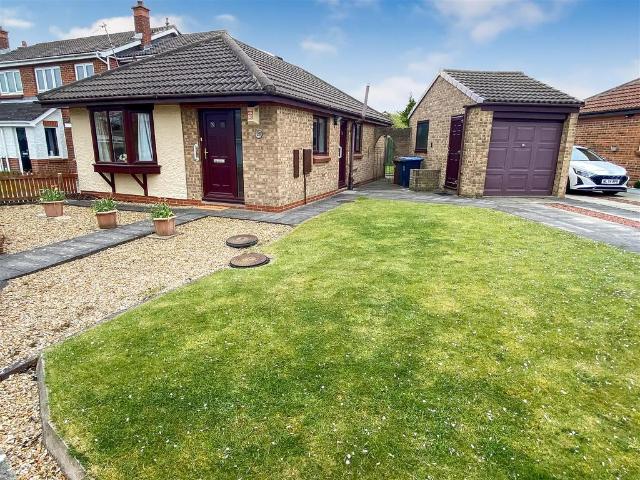 2 bedroom detached bungalow for sale