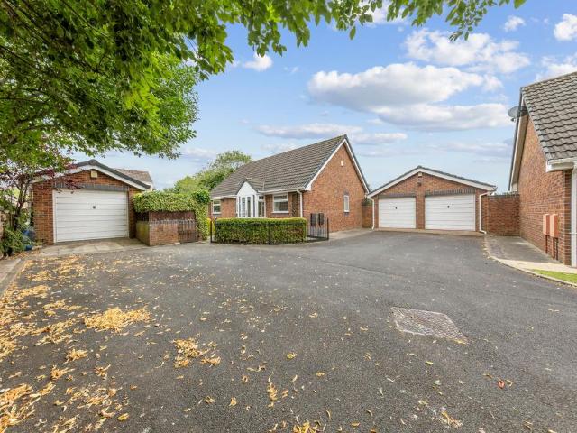 2 bedroom detached bungalow for sale