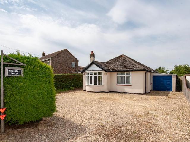 2 bedroom detached bungalow for sale