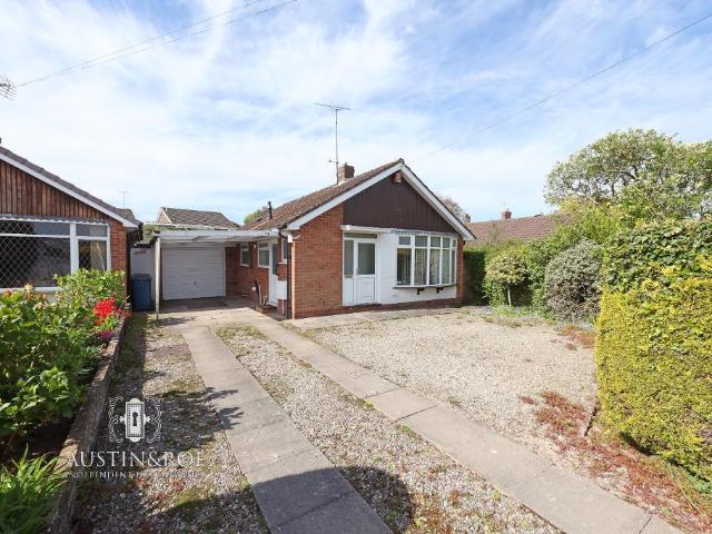 2 bedroom detached bungalow for sale