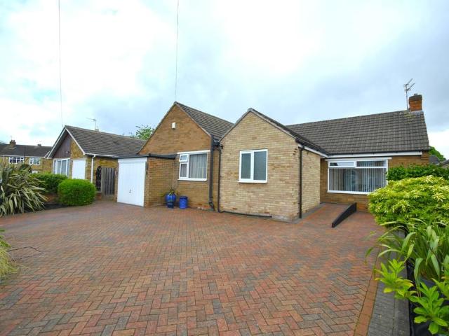 2 bedroom detached bungalow for sale