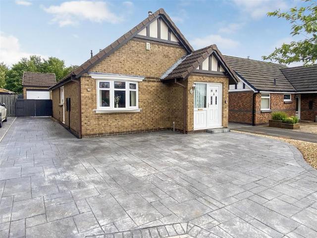 2 bedroom detached bungalow for sale
