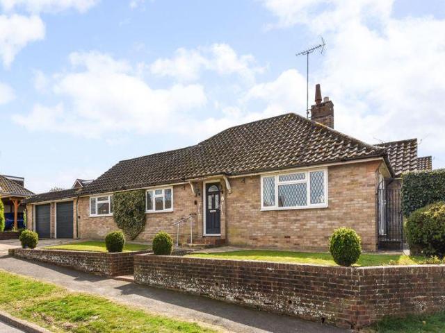 2 bedroom detached bungalow for sale