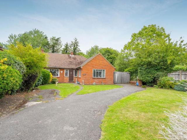 2 bedroom detached bungalow for sale