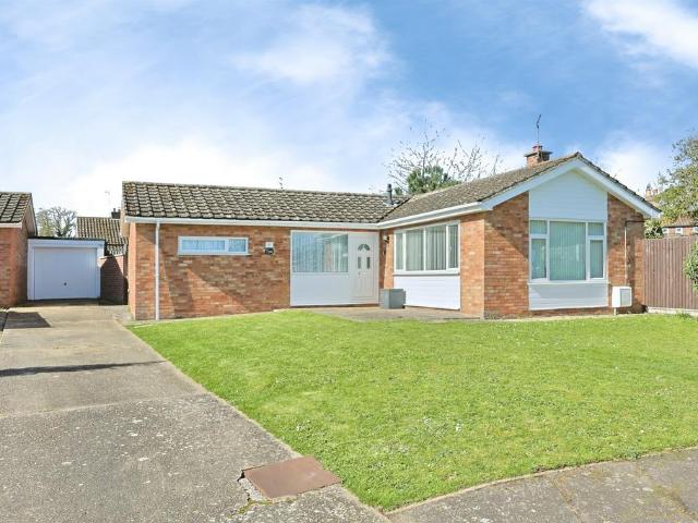 2 bedroom detached bungalow for sale
