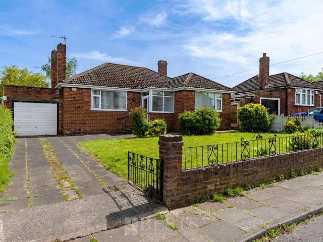 2 bedroom detached bungalow for sale