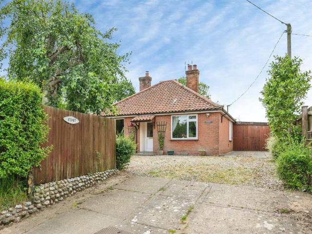 2 bedroom detached bungalow for sale