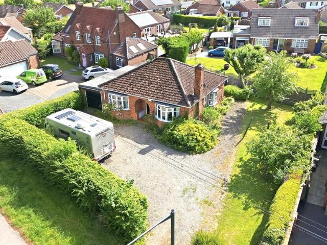 2 bedroom detached bungalow for sale