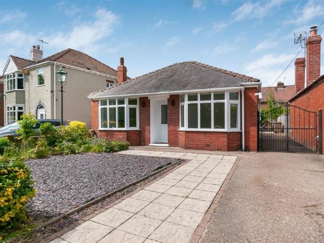 2 bedroom detached bungalow for sale