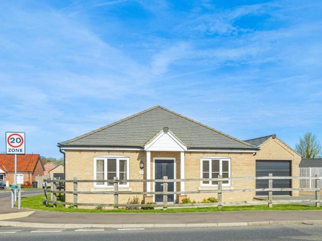 2 bedroom detached bungalow for sale