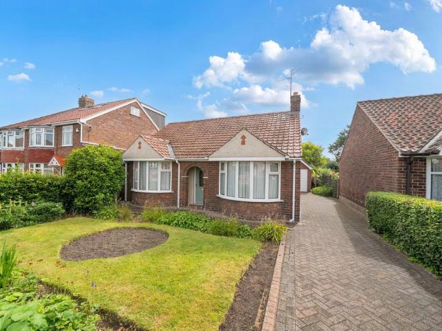 2 bedroom detached bungalow for sale