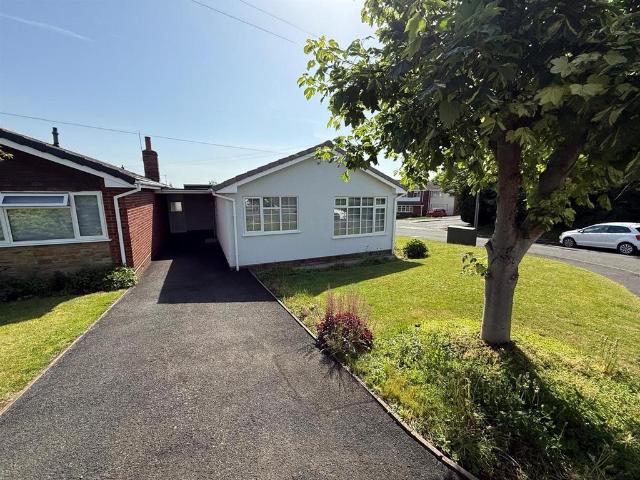 2 bedroom detached bungalow for sale