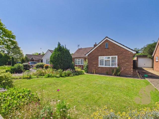 2 bedroom detached bungalow for sale