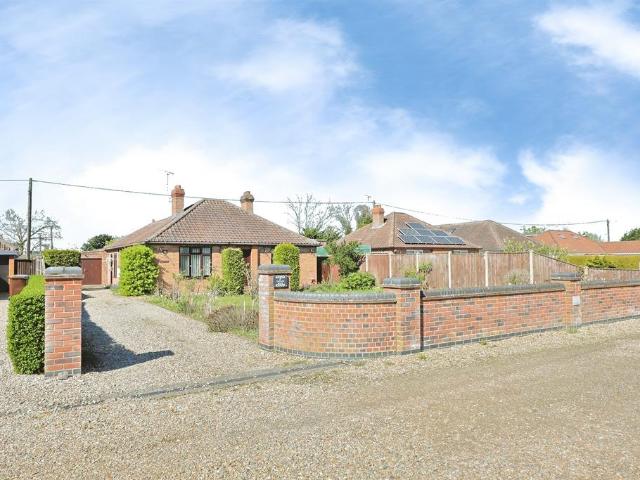 2 bedroom detached bungalow for sale