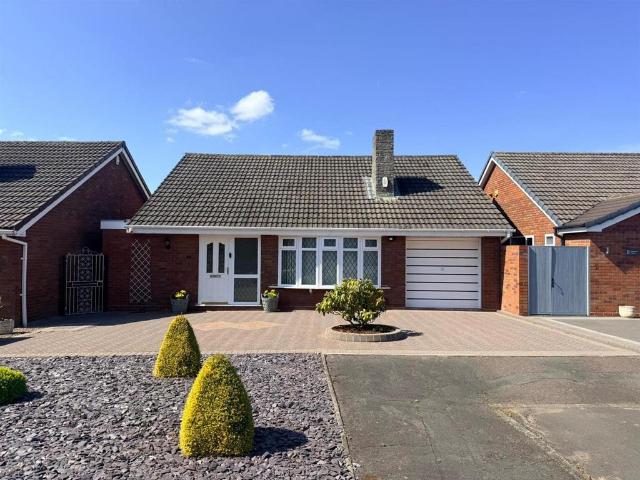2 bedroom detached bungalow for sale
