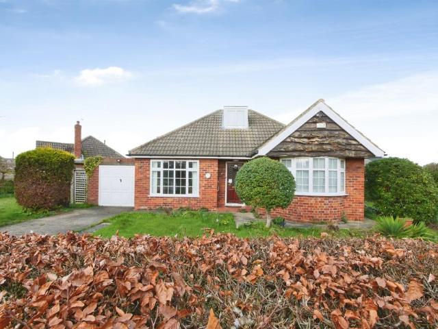 2 bedroom detached bungalow for sale