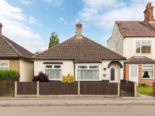 2 bedroom detached bungalow for sale