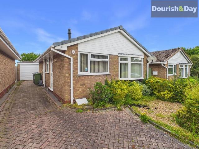 2 bedroom detached bungalow for sale