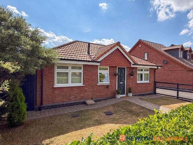 2 bedroom detached bungalow for sale