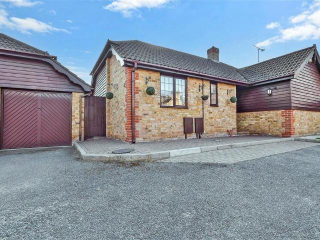 2 bedroom detached bungalow for sale