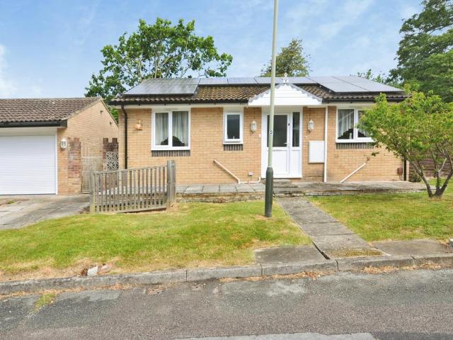 2 bedroom detached bungalow for sale