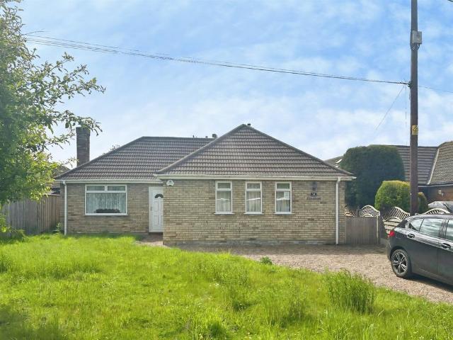 2 bedroom detached bungalow for sale