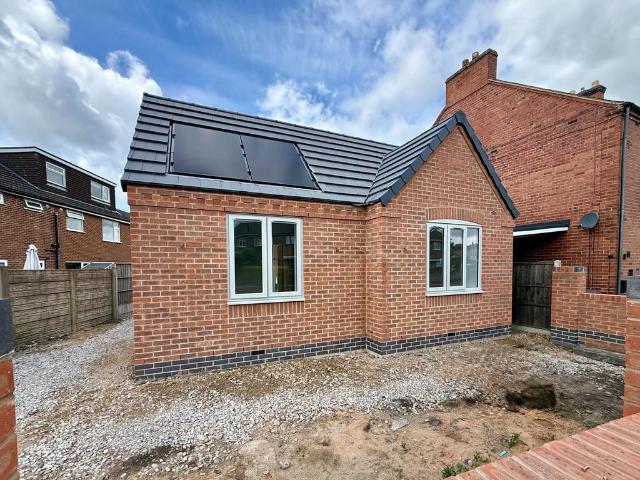 2 bedroom detached bungalow for sale