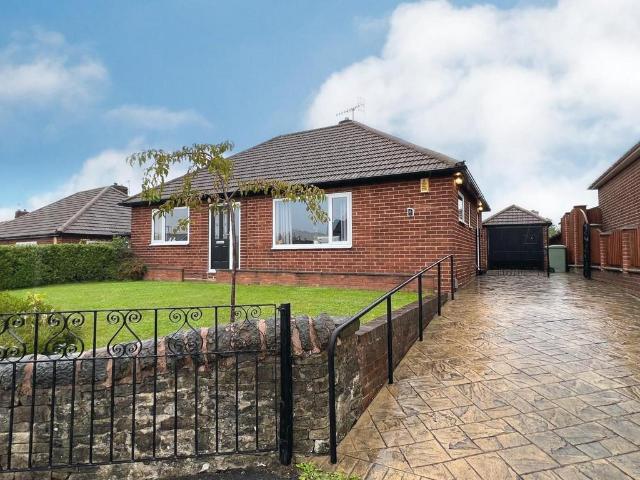 2 bedroom detached bungalow for sale