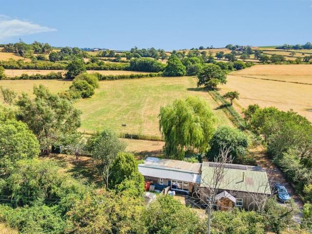 2 bedroom detached bungalow for sale