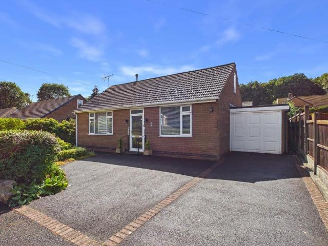 2 bedroom detached bungalow for sale