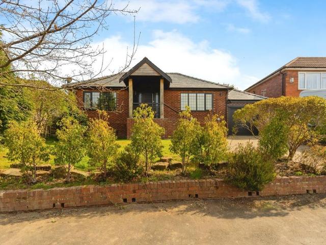 2 bedroom detached bungalow for sale