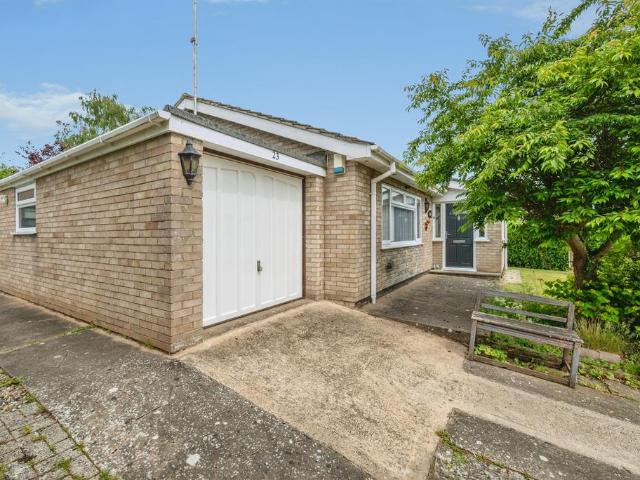 2 bedroom detached bungalow for sale