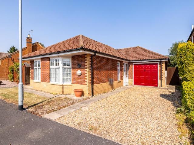 2 bedroom detached bungalow for sale
