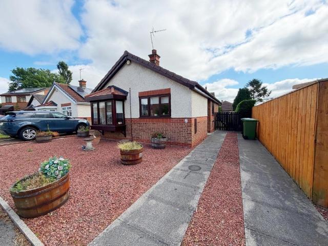 2 bedroom detached bungalow for sale