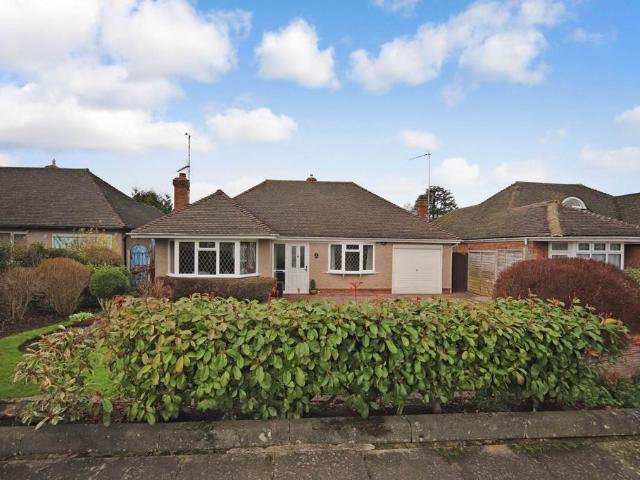 2 bedroom detached bungalow for sale