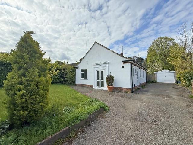 2 bedroom detached bungalow for sale