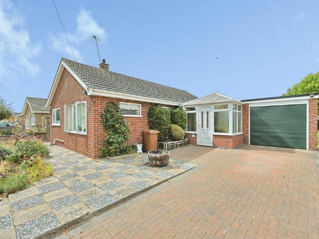 2 bedroom detached bungalow for sale