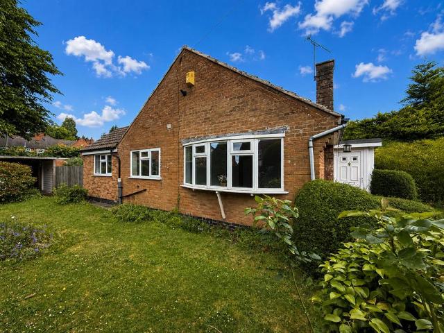 2 bedroom detached bungalow for sale