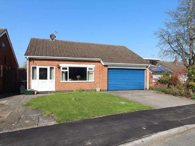 2 bedroom detached bungalow for sale