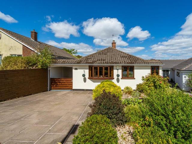 2 bedroom detached bungalow for sale