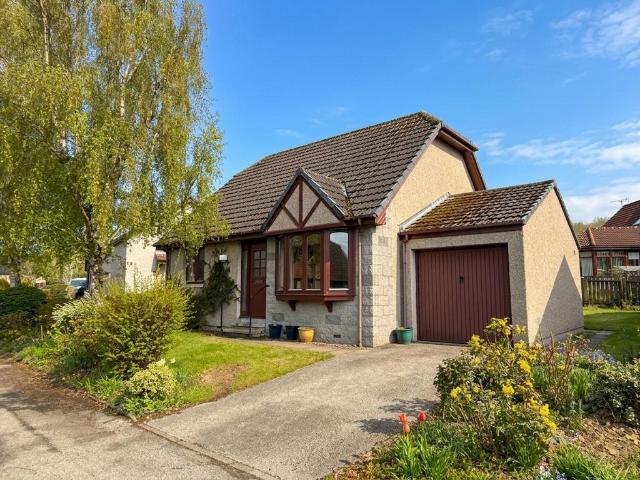 2 bedroom detached bungalow for sale