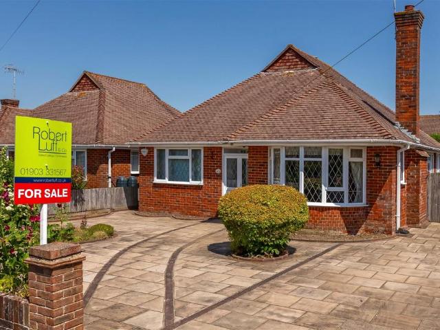 2 bedroom detached bungalow for sale