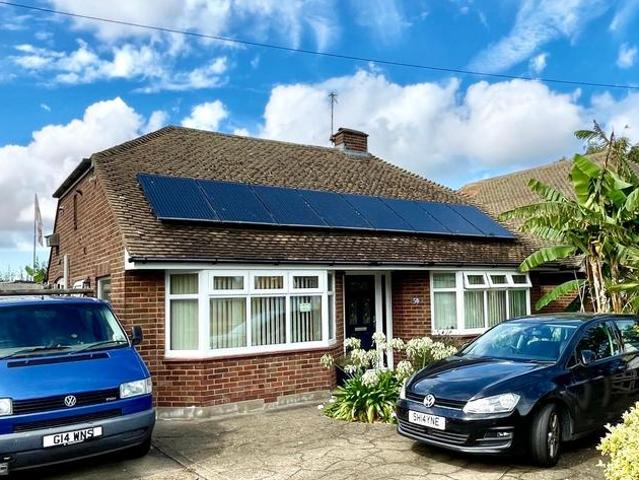 2 bedroom detached bungalow for sale